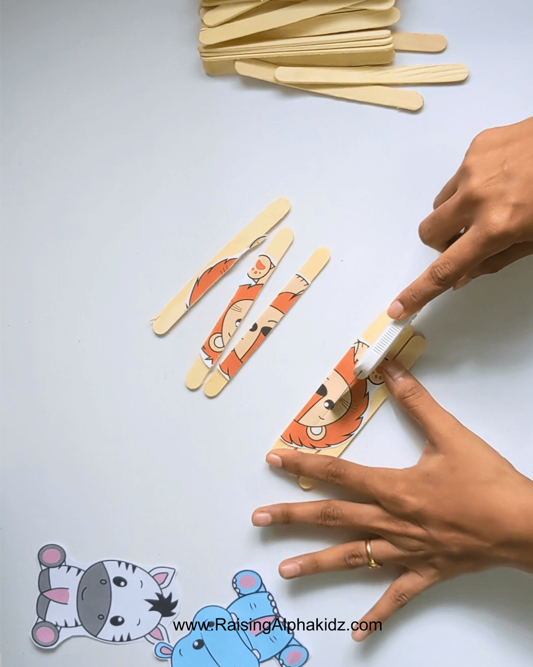 DIY Popsicle Stick Puzzle Game For Preschool | FREE Printable » Raising ...