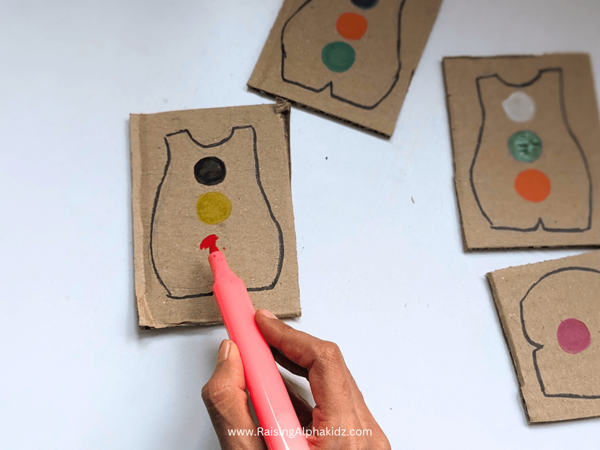 DIY Color Bottle Caps Pattern Matching Activity For Kids » Raising ...